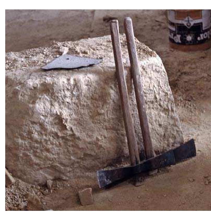 (PDF) The Medieval Stonemason. His tools and technology as revealed by ...